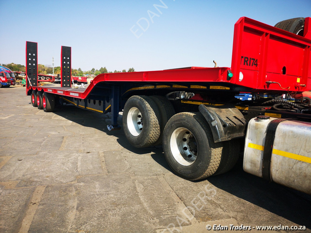 Tri axle stepdeck for rent