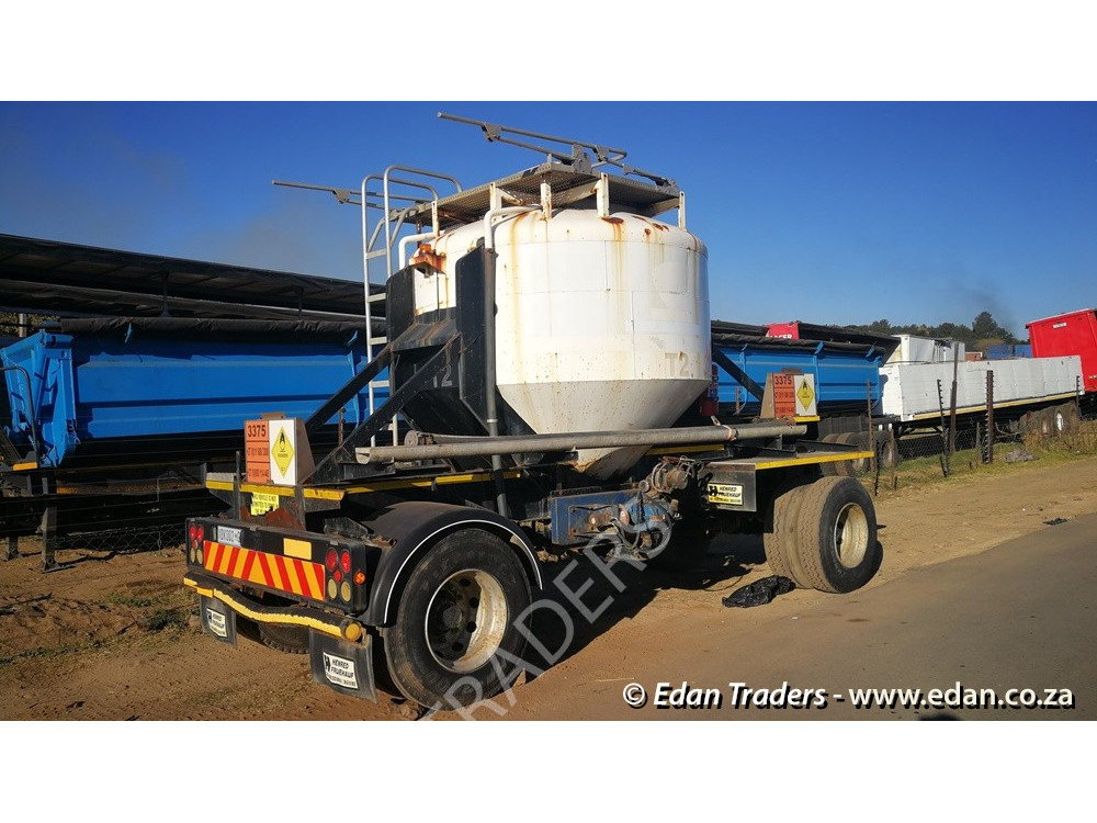 2008 Henred Double Axle Chemical Tanker Trailer