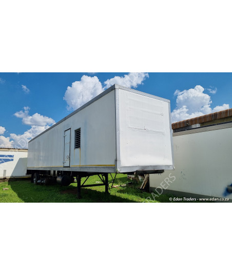 1993 BUSAF 14.7M TRI AXLE MOBILE OFFICE TRAILER