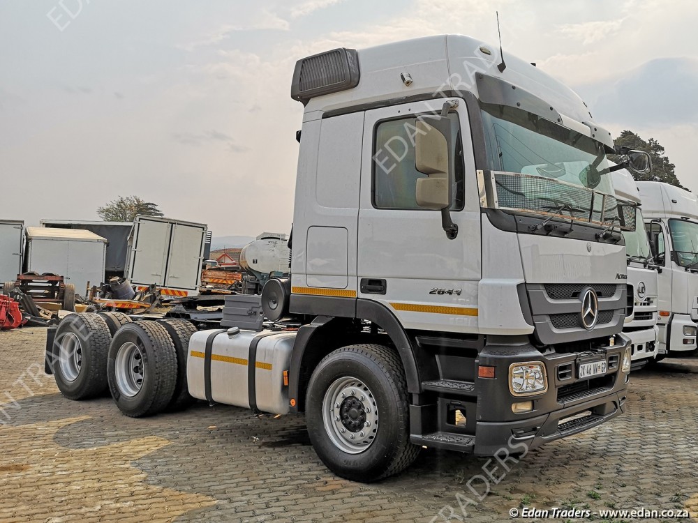 2014 Mercedes Benz 2644 double diff truck tractor