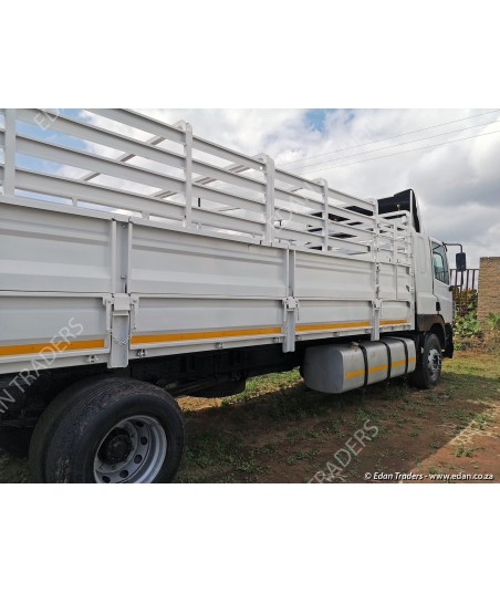 2004 DAF CF85 LWB 8 ton cattle truck