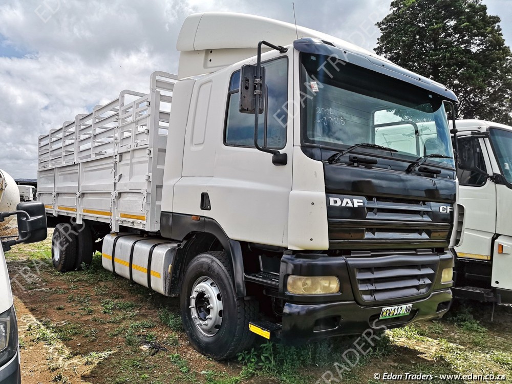 2004 DAF CF85 LWB 8 ton cattle truck